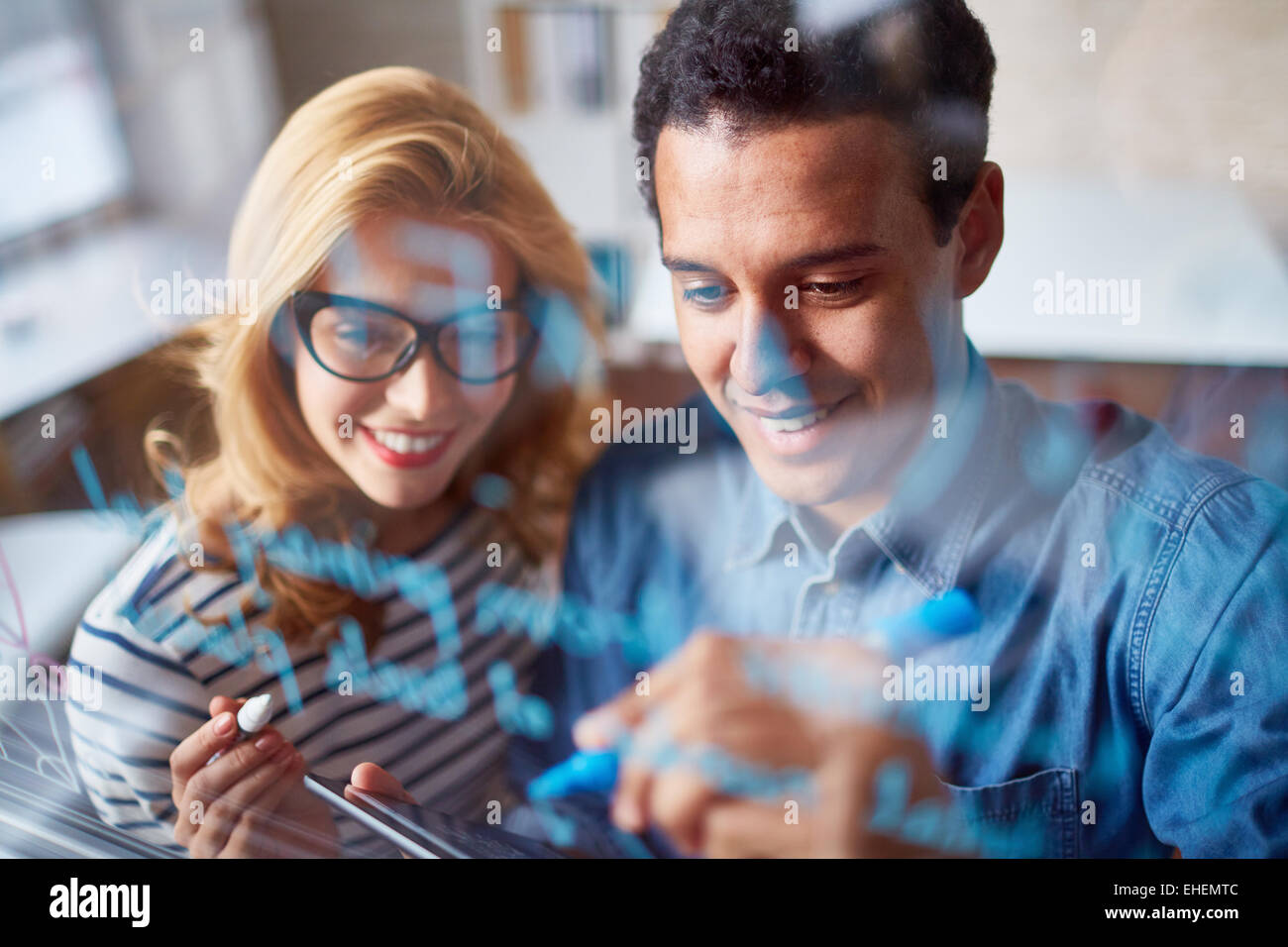 Writing on glass hi-res stock photography and images - Alamy