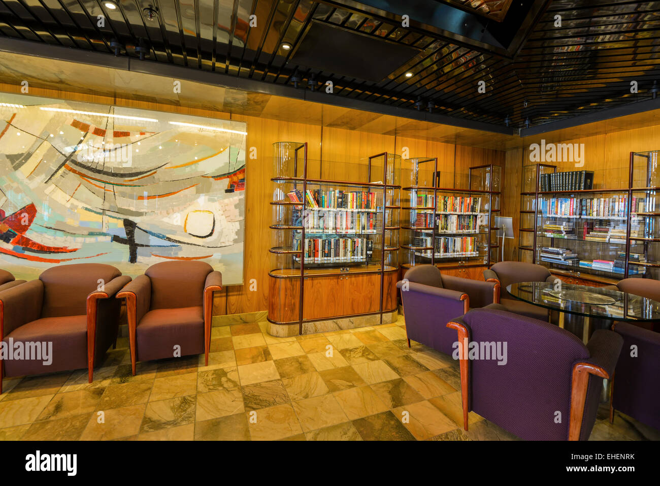 Empty reading room hi-res stock photography and images - Alamy