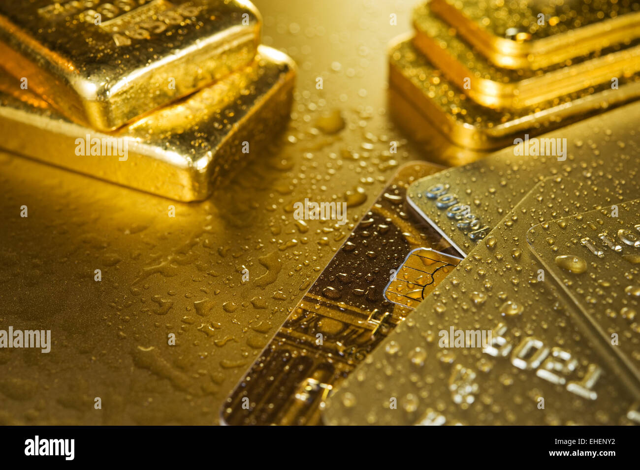 fine gold and credit card Stock Photo - Alamy