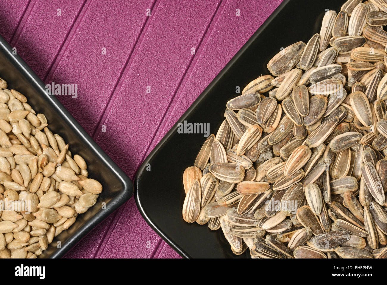 Small black seeds hi-res stock photography and images - Alamy