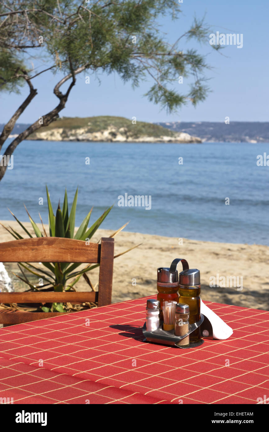 Beach taverna crete hi-res stock photography and images - Alamy