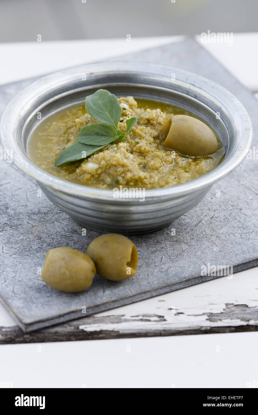 Gruene olive hi-res stock photography and images - Alamy