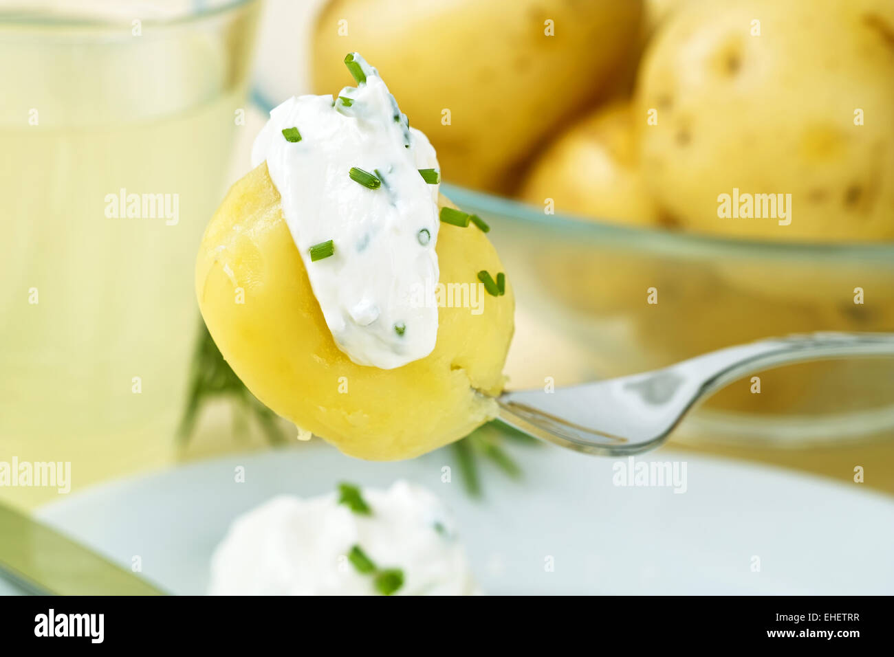 Jacket potatoes hi-res stock photography and images - Alamy