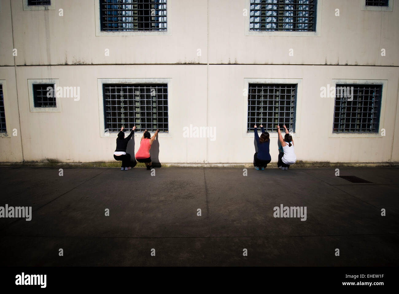 Outdoor prison gym hi-res stock photography and images - Alamy