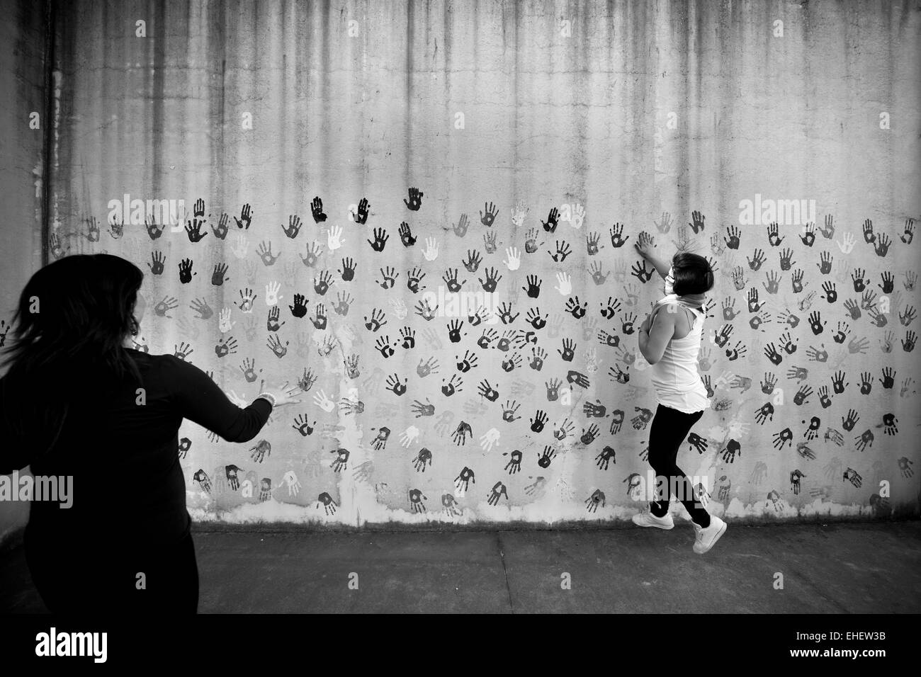Italy women walking Black and White Stock Photos & Images - Alamy