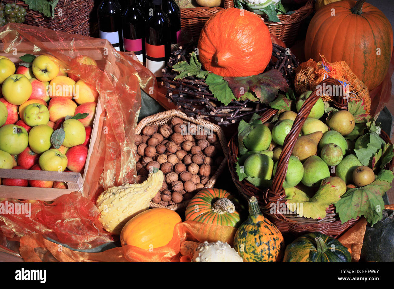 Korb Obst Gemüse High Resolution Stock Photography and Images - Alamy