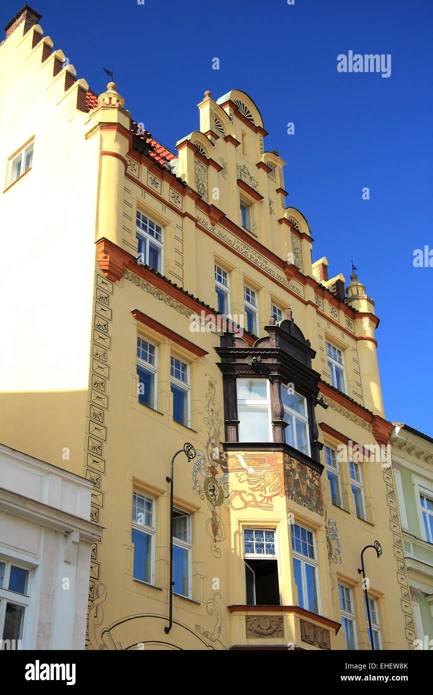 Fragment brick residential building hi-res stock photography and images ...