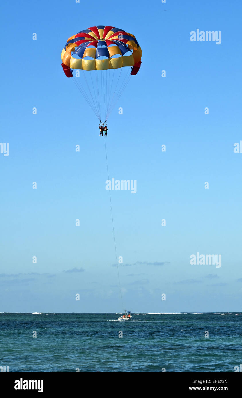 Recreational parasailing hi-res stock photography and images - Alamy