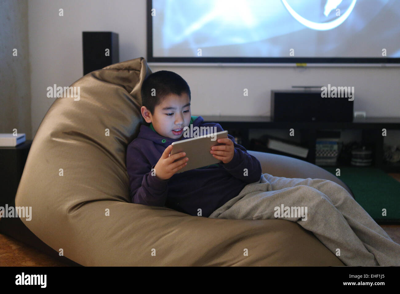 Games people in flat hi-res stock photography and images - Alamy