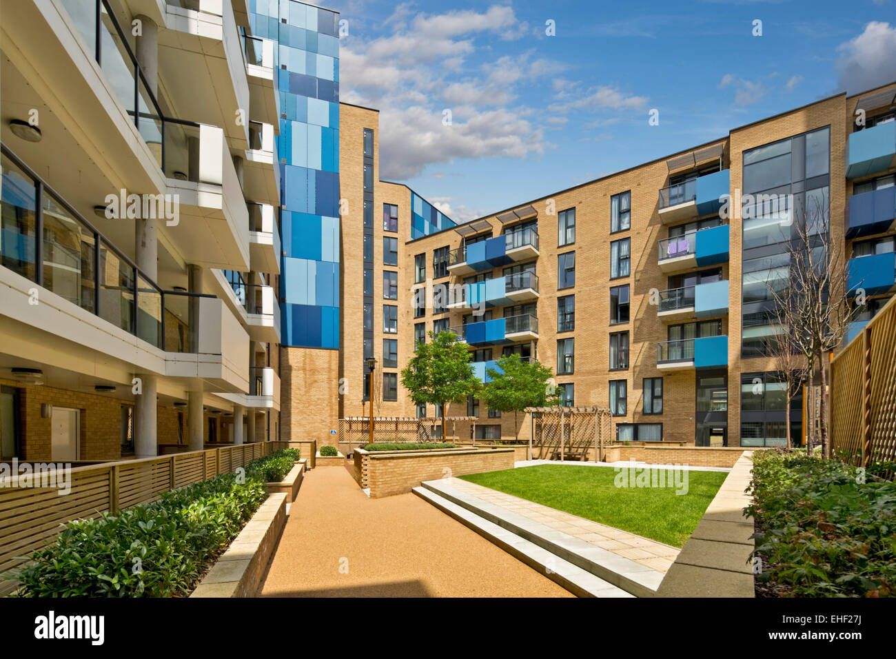 Exteriorhousing hi-res stock photography and images - Alamy