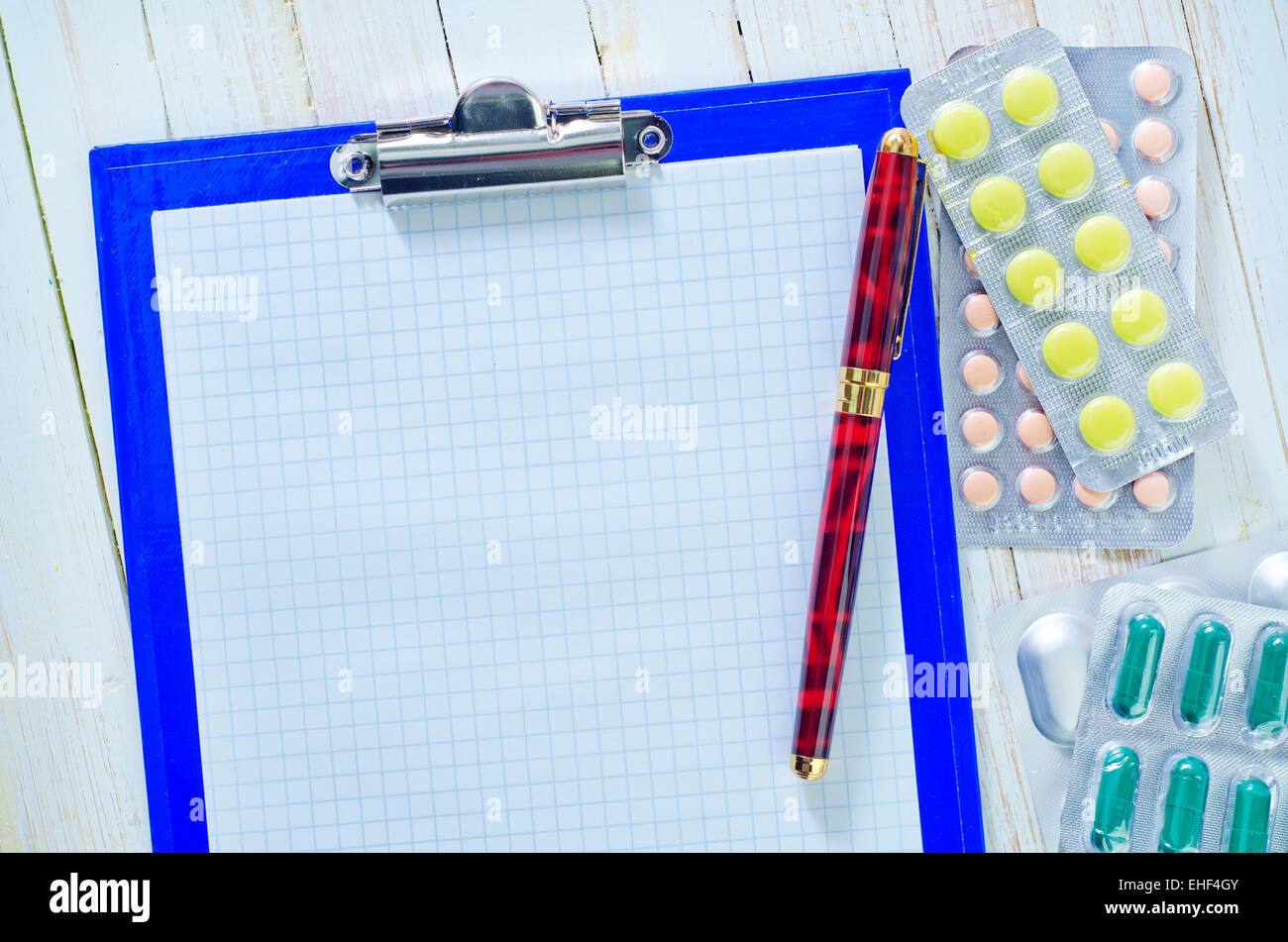 note and pills Stock Photo - Alamy