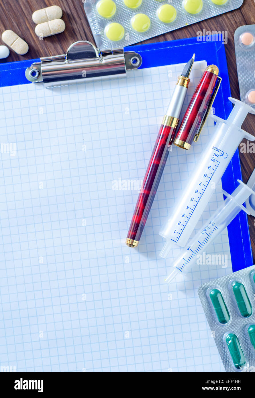 note and pills Stock Photo - Alamy