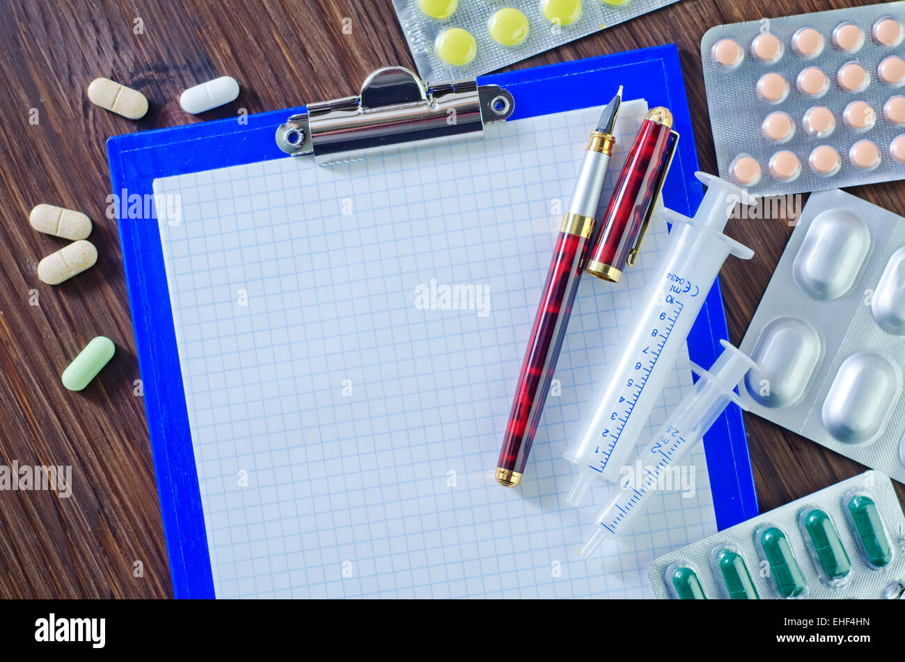 note and pills Stock Photo - Alamy