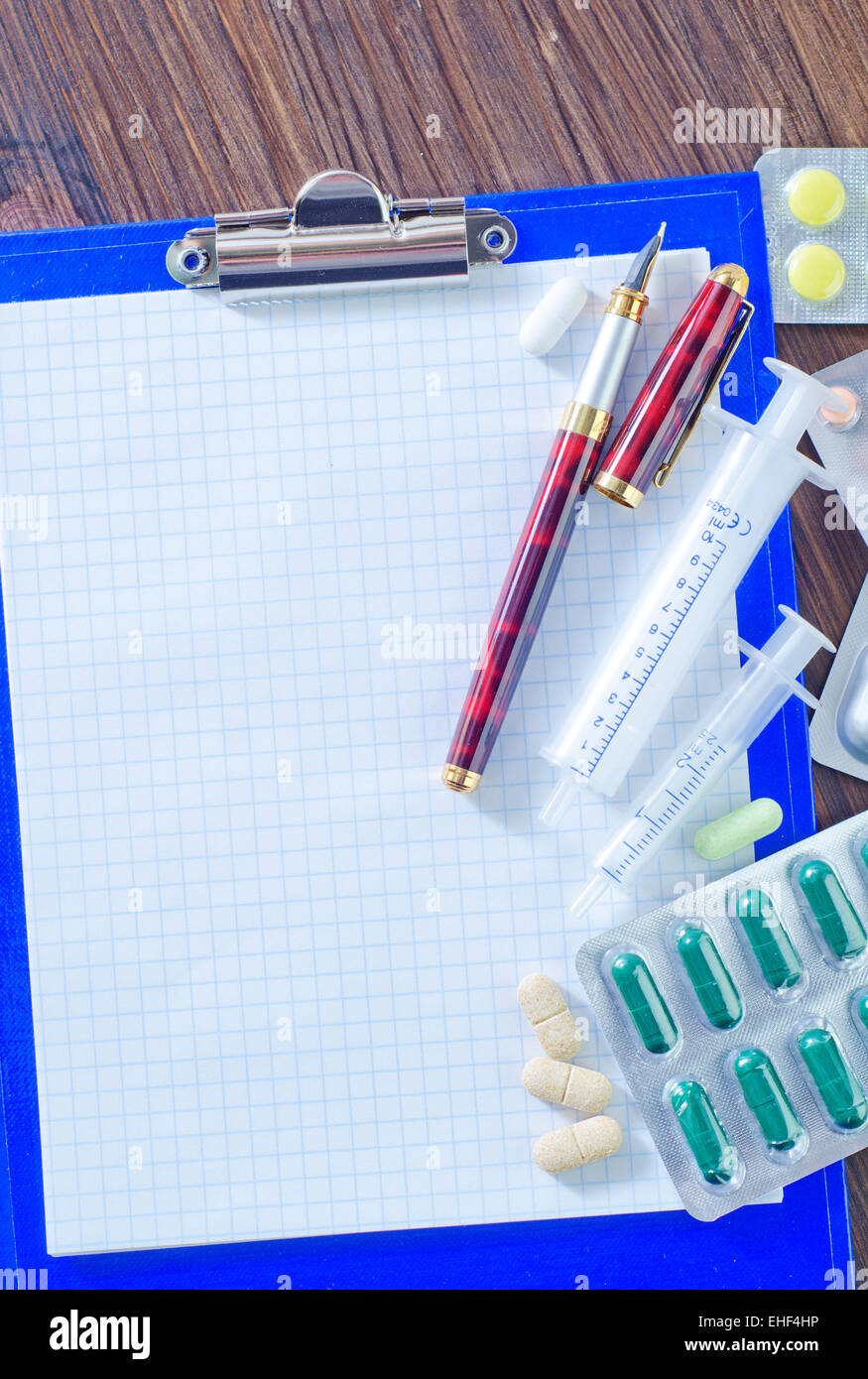 note and pills Stock Photo - Alamy