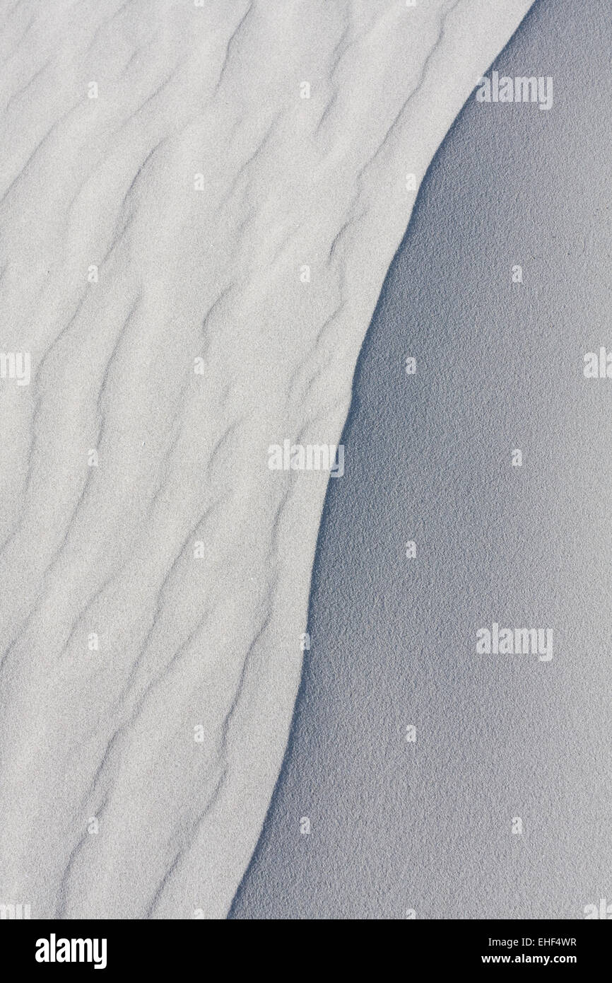 Wavy sand pattern hi-res stock photography and images - Alamy