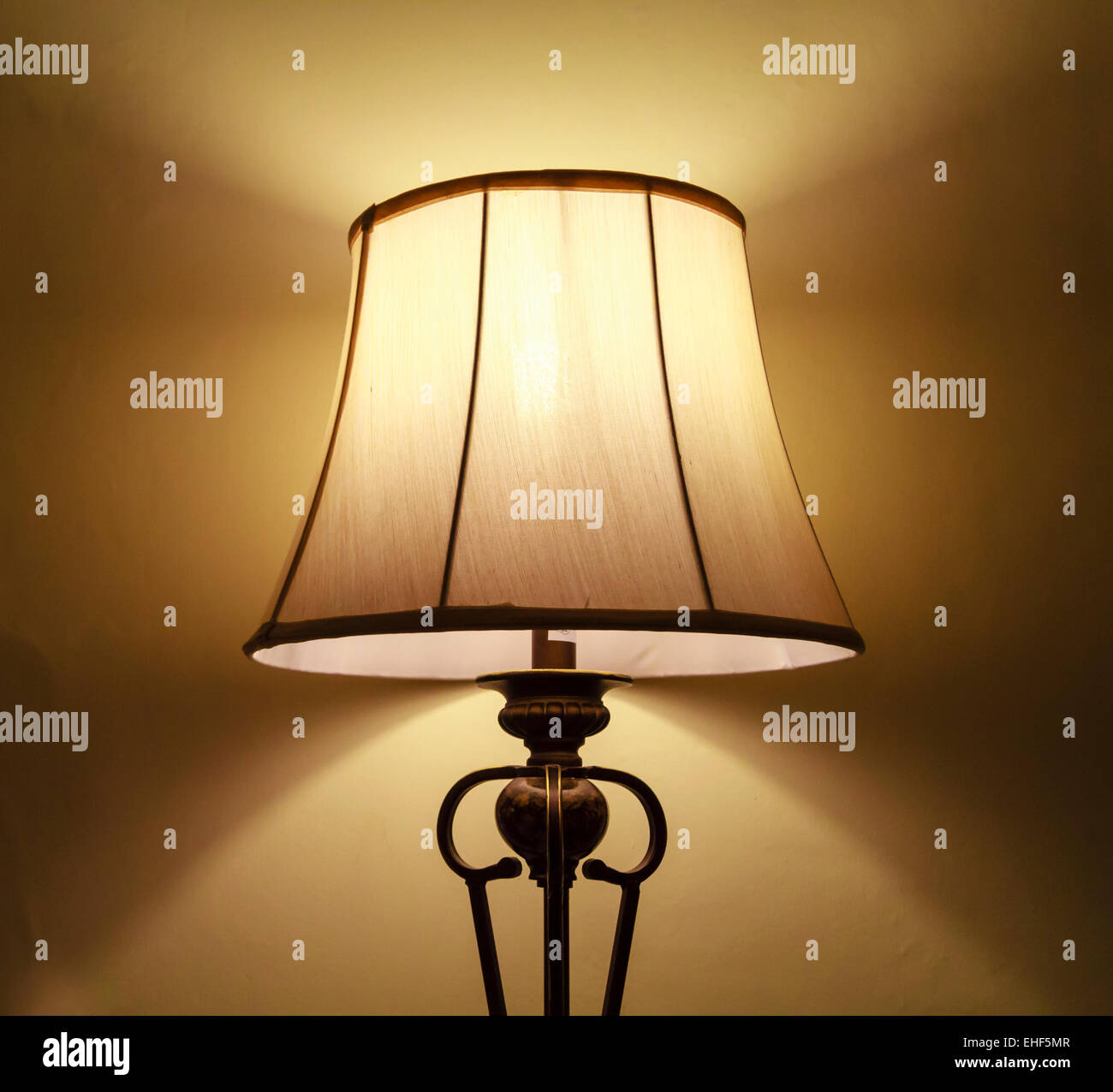 Wall sconce with shade hi-res stock photography and images - Alamy
