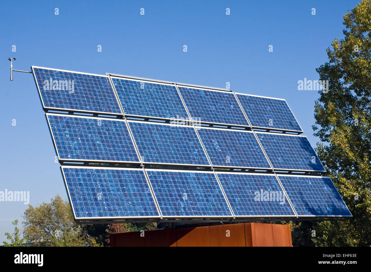 Solar tree hi-res stock photography and images - Alamy