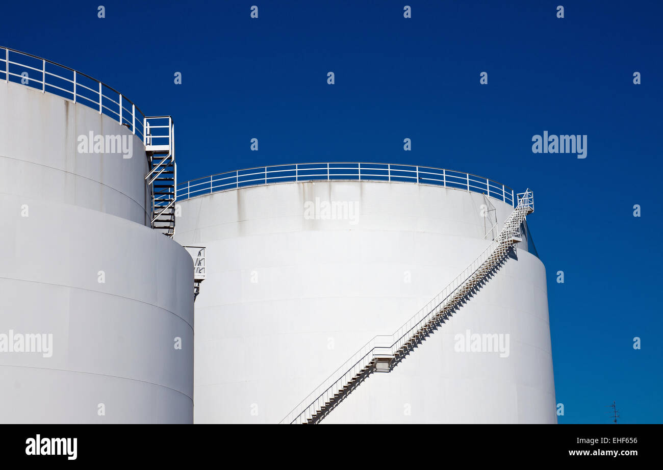 White tanks hi-res stock photography and images - Alamy