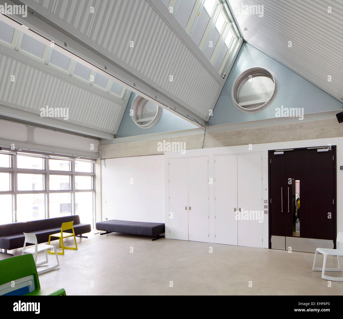 Royal college art dyson building hi-res stock photography and images ...