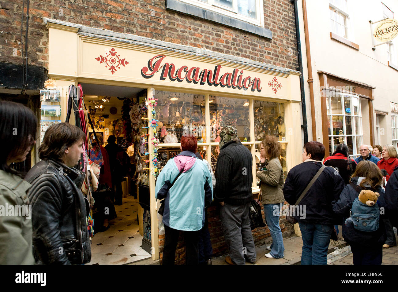 Whitby Shop High Resolution Stock Photography and Images - Alamy
