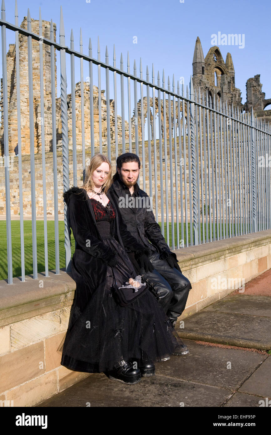 Two goth girls hi-res stock photography and images - Alamy