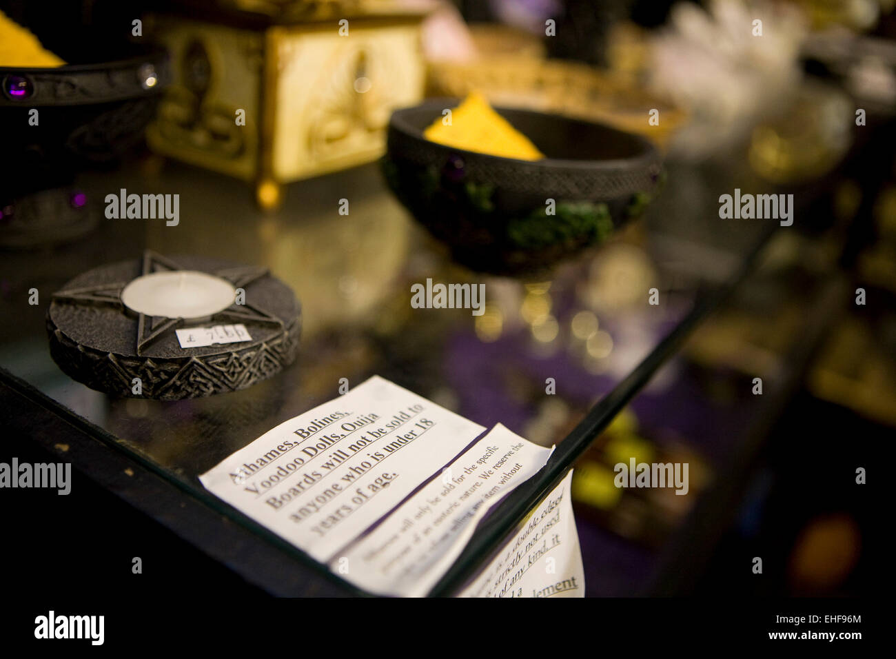 How to be goth hi-res stock photography and images - Alamy