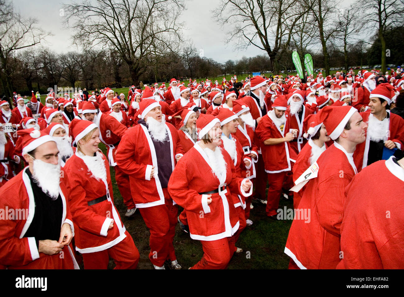 Women in santa outfits hi-res stock photography and images - Alamy