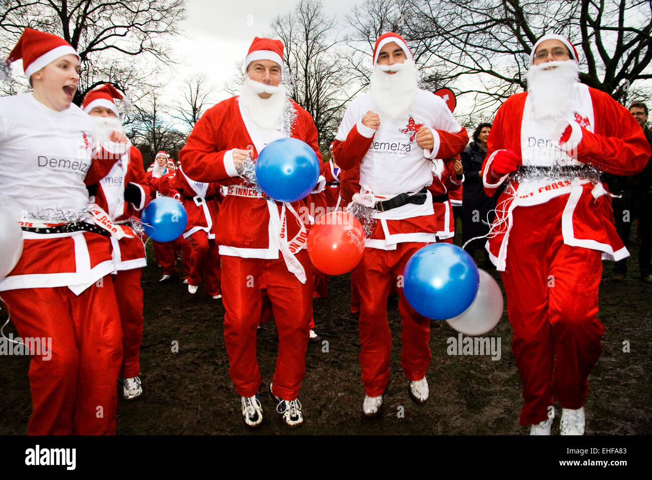 Santa in london hi-res stock photography and images - Alamy