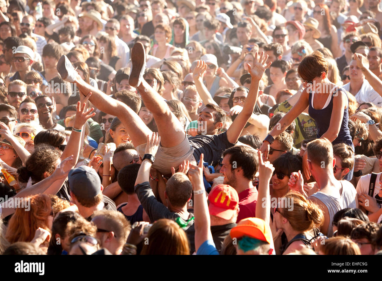 Crowd surfing festival hi-res stock photography and images - Alamy