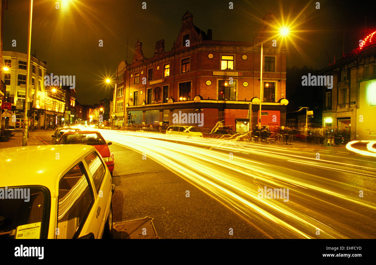 Outside nightclub london hi-res stock photography and images - Alamy