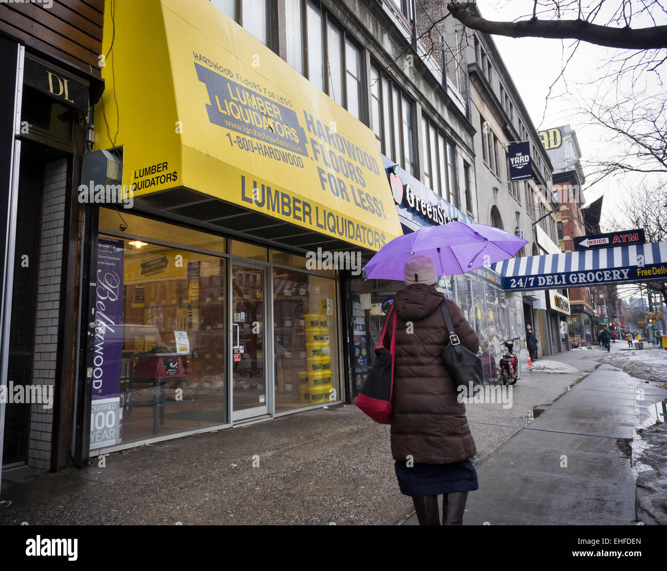 Lumber liquidators hi-res stock photography and images - Alamy