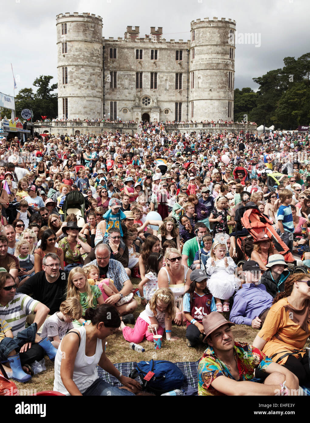 Lulworth castle people hi-res stock photography and images - Alamy