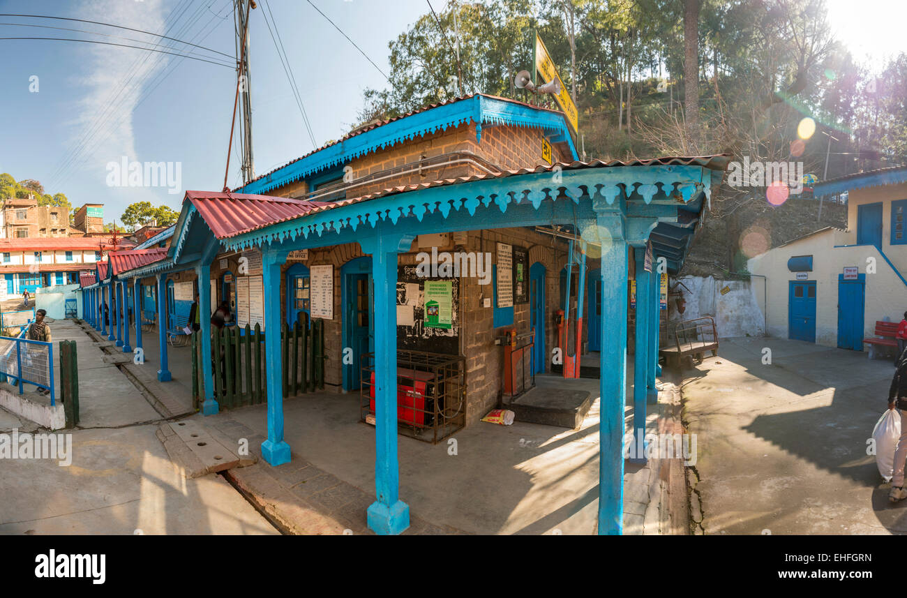 Dharampur Station on the narrow gauge Kalka-Shimla Railway, India Stock ...