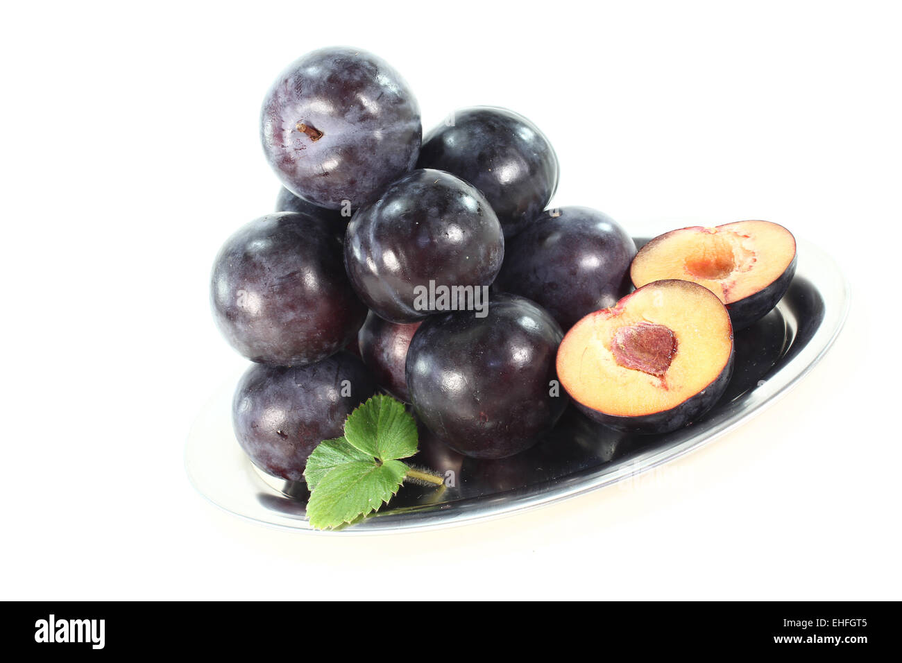 Tray of plums hi-res stock photography and images - Alamy