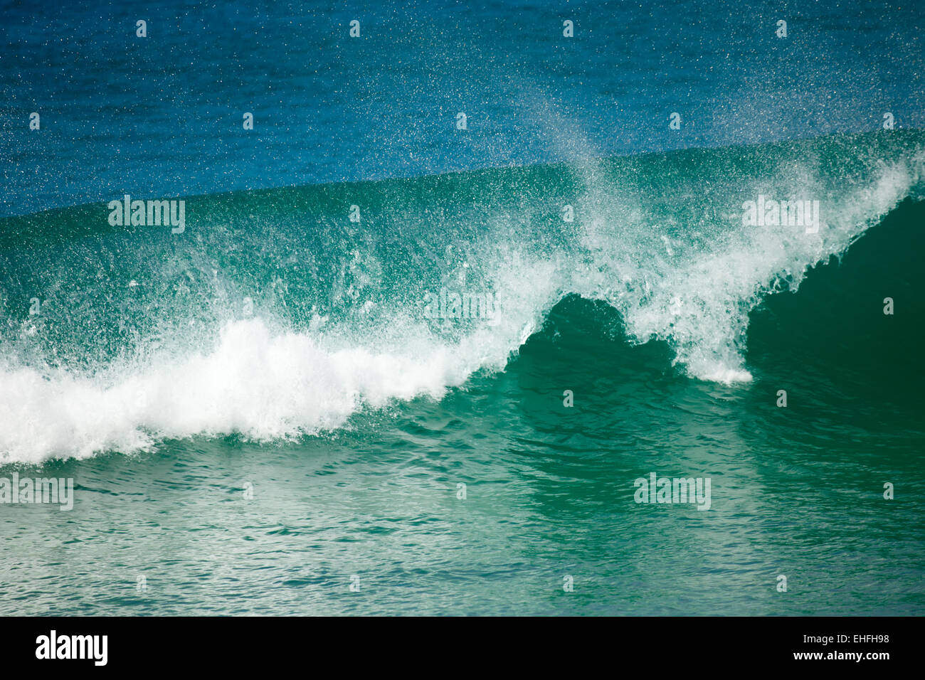 Powerful ocean wave hi-res stock photography and images - Alamy