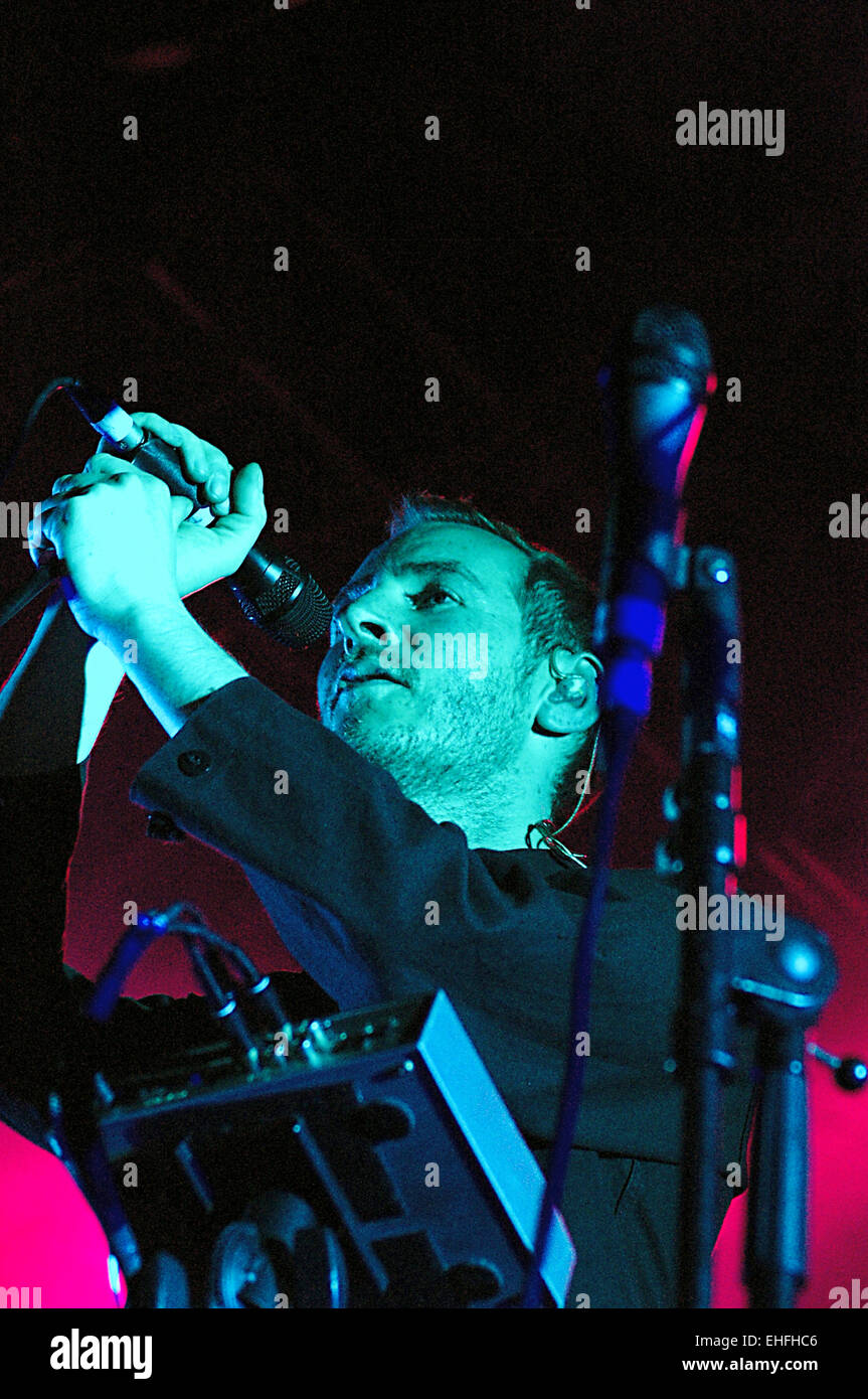 Massive attack on stage hi-res stock photography and images - Alamy