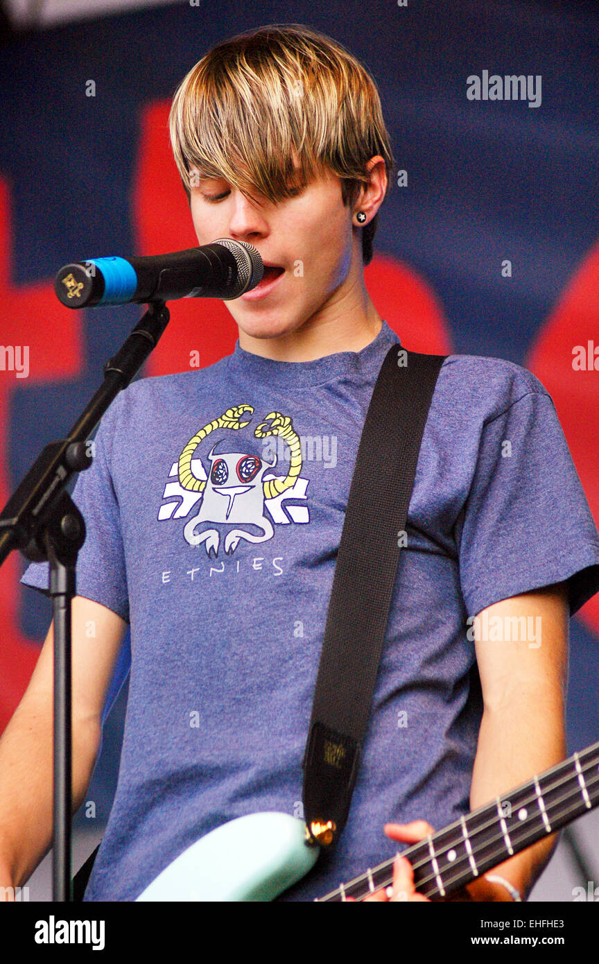 Dougie from McFly performing Stock Photo - Alamy