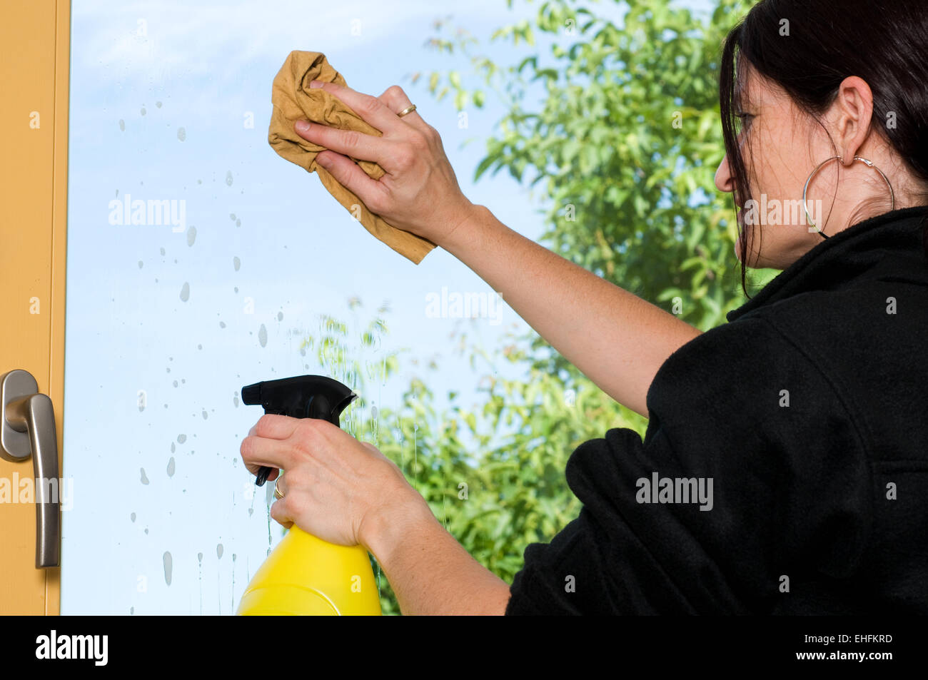 Fensterputzen High Resolution Stock Photography and Images - Alamy