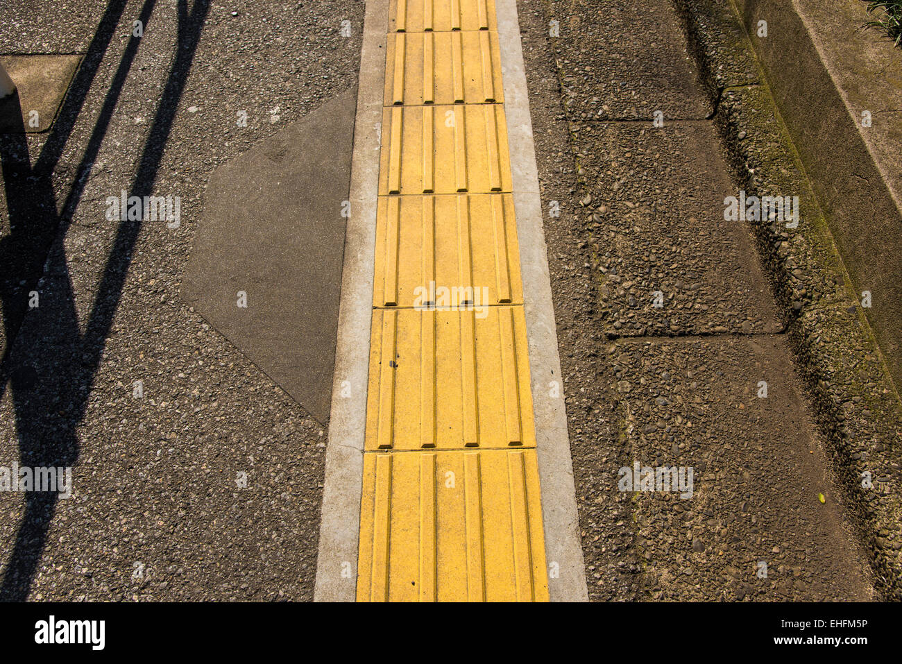 Braille block hi-res stock photography and images - Alamy