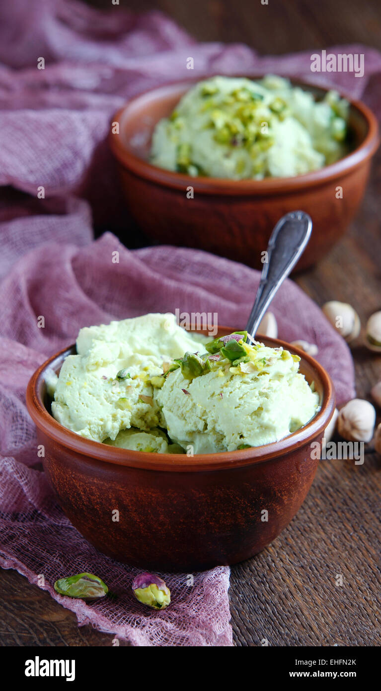 homemade pistachio ice cream Stock Photo - Alamy