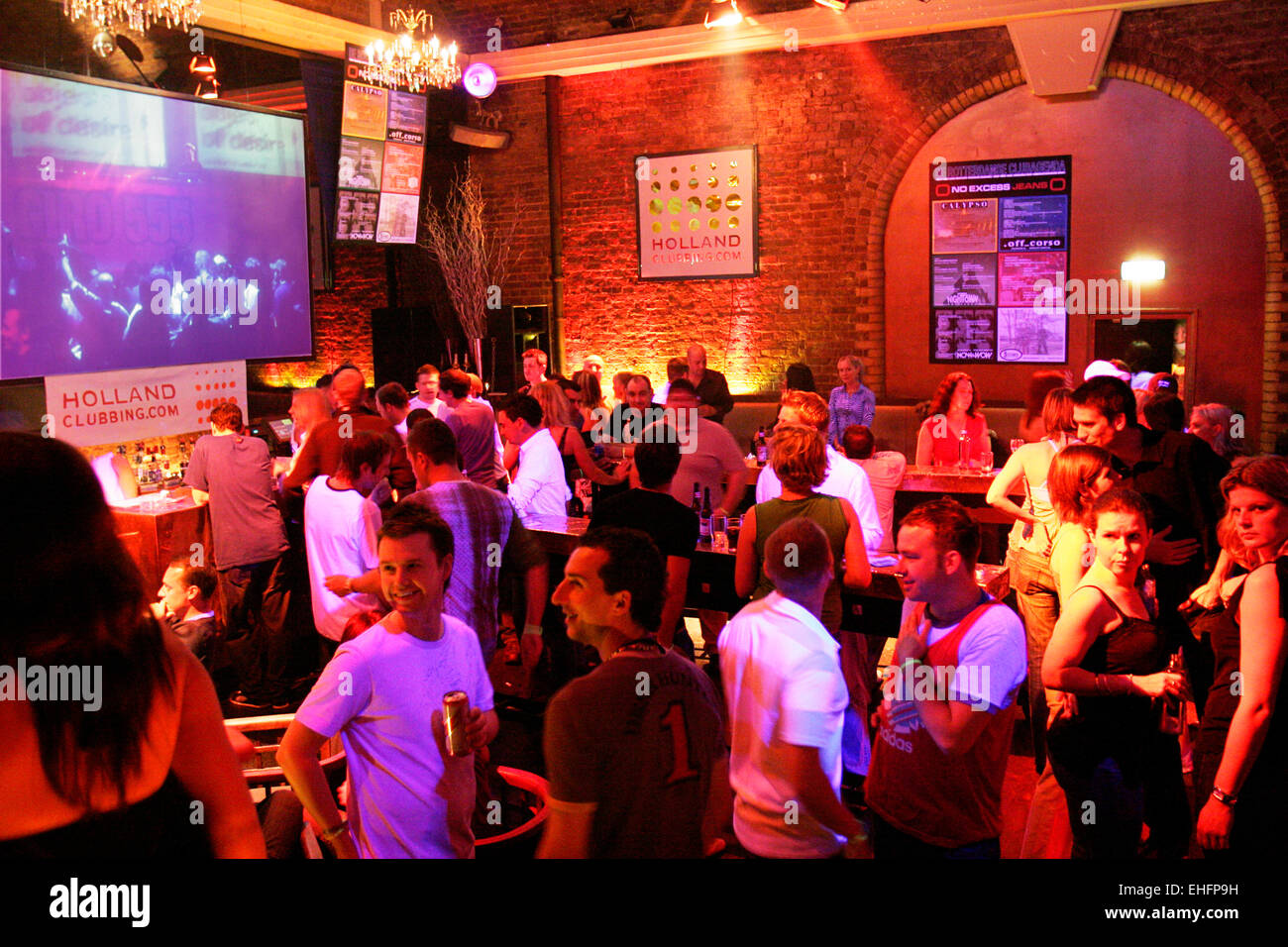 Night drinking london hi-res stock photography and images - Alamy