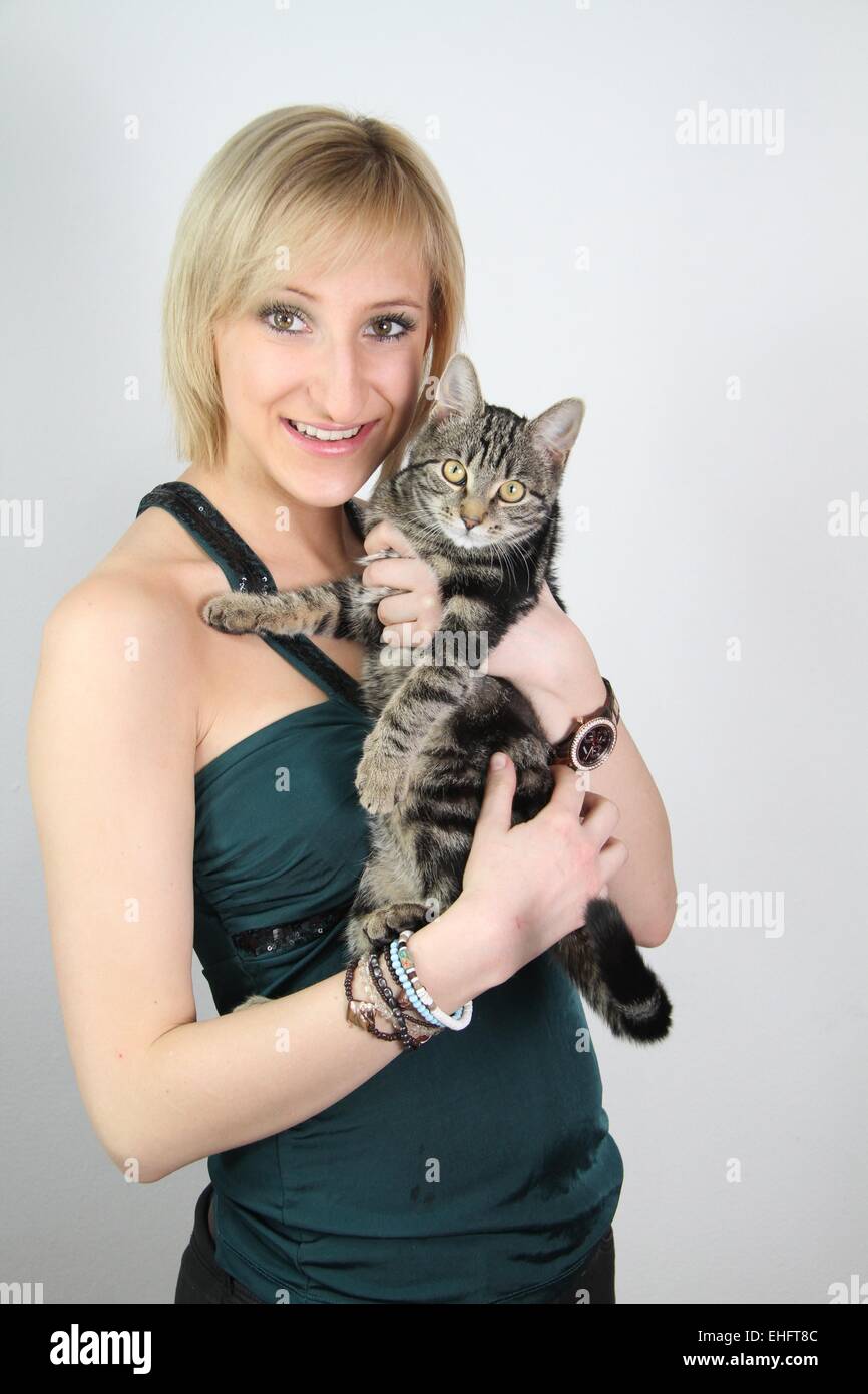 Girl with cat Stock Photo - Alamy