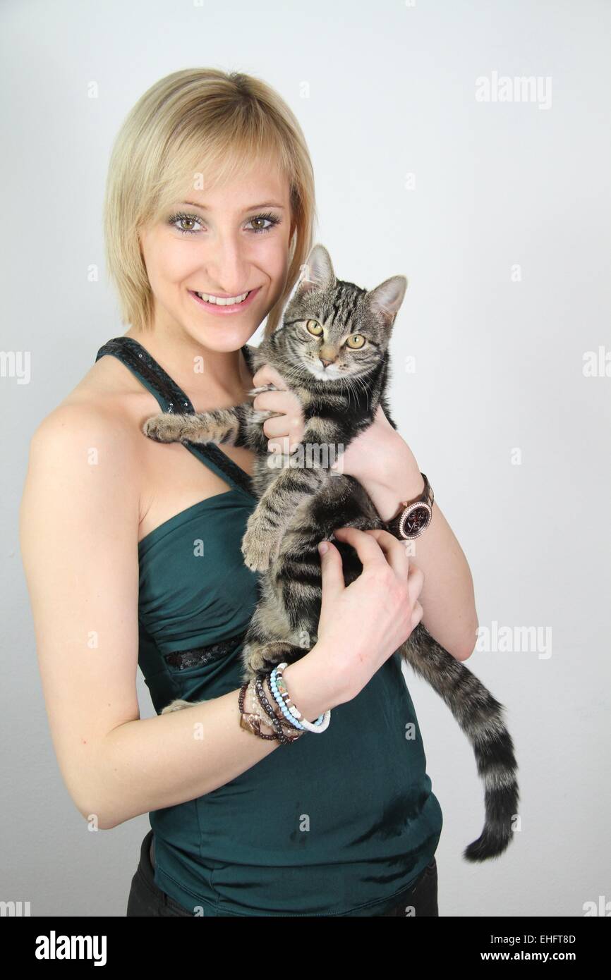 Girl with cat Stock Photo - Alamy