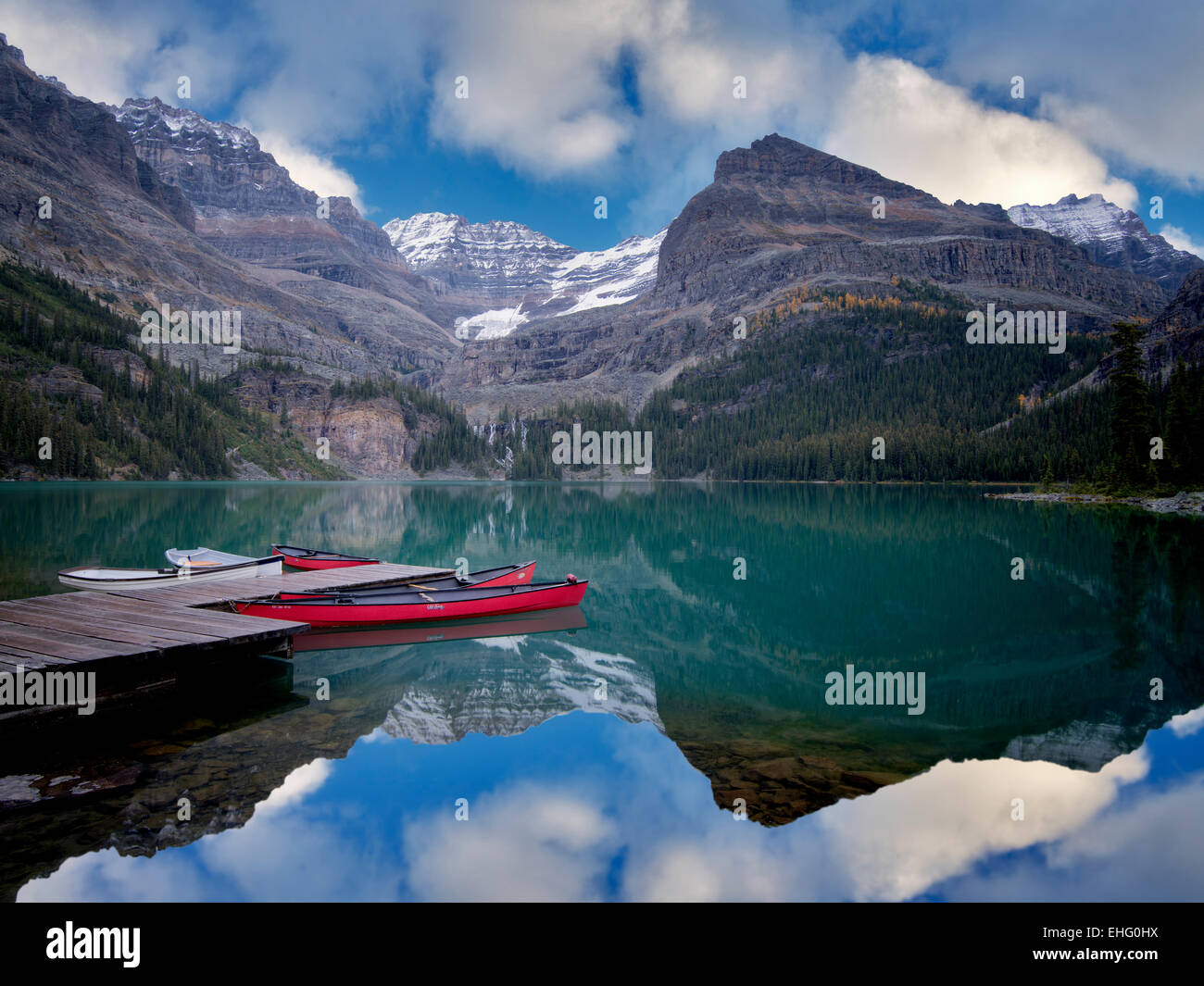 Lake O'hara with red canoes. Yoho National Park, Opabin Plateau ...