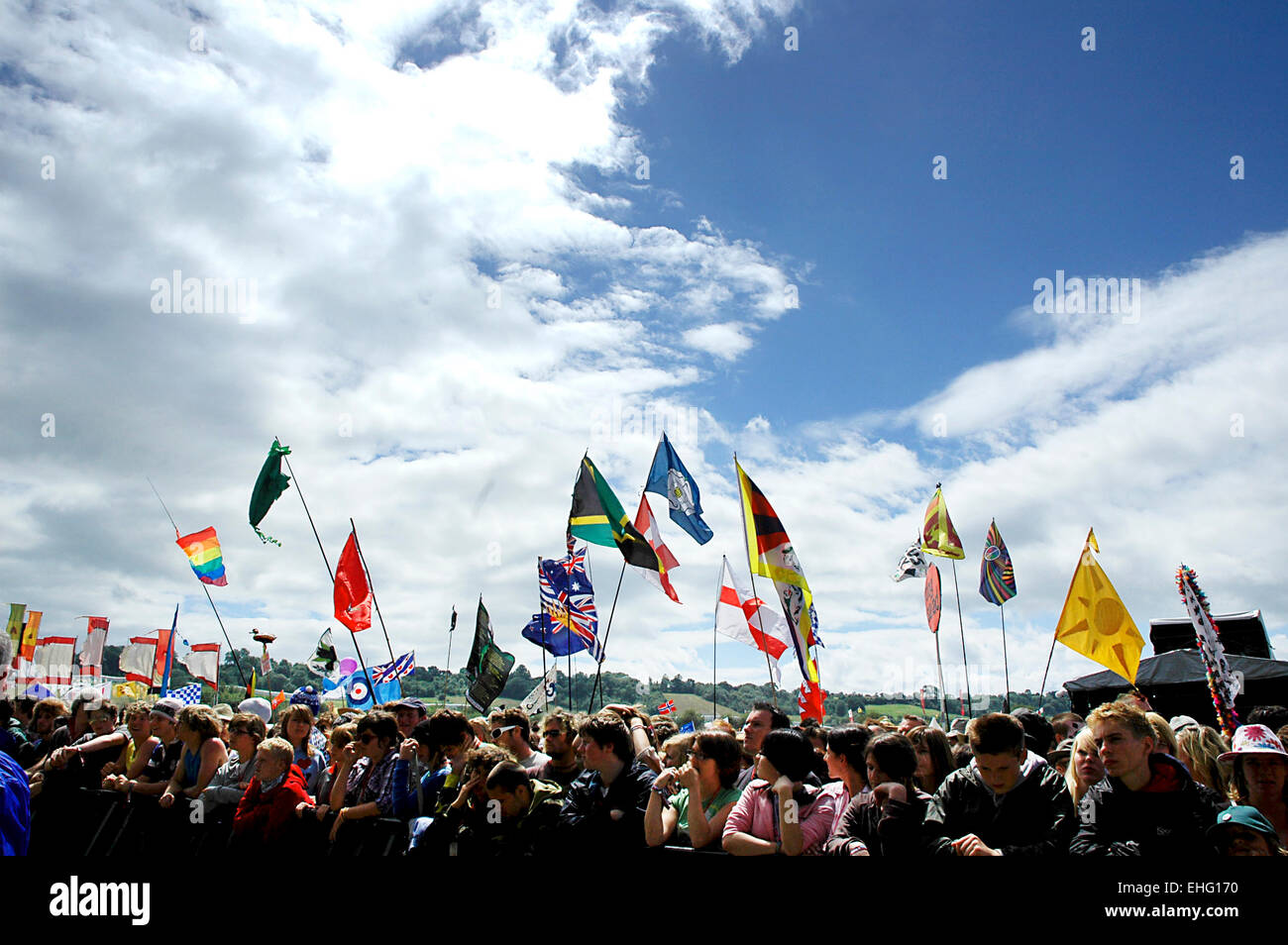 Young british crowd flags hi-res stock photography and images - Alamy