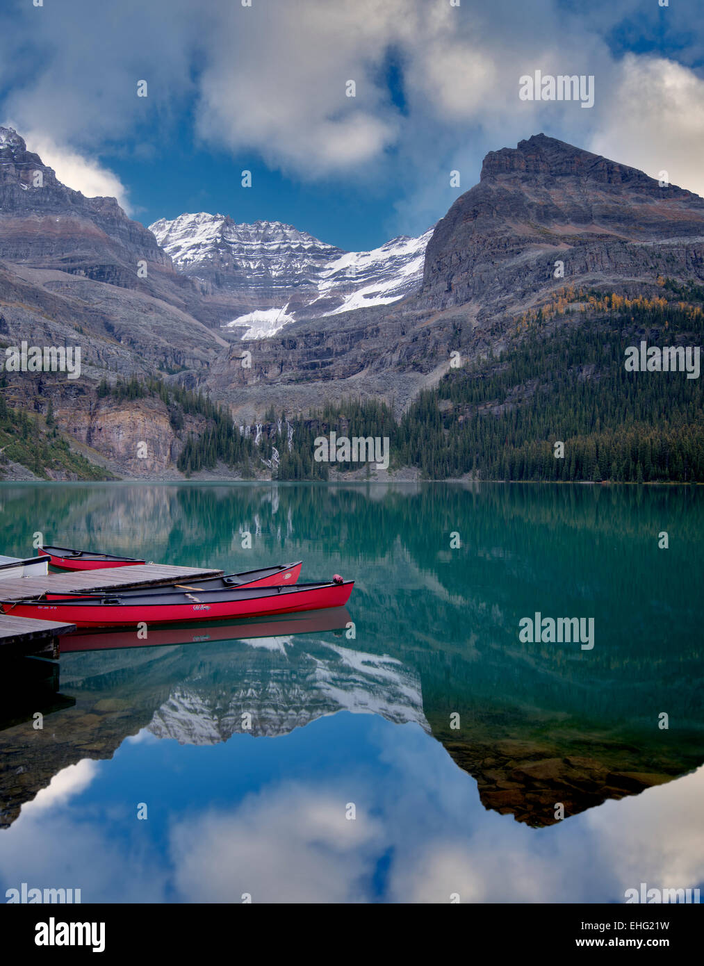 Lake O'hara with red canoes. Yoho National Park, Opabin Plateau ...