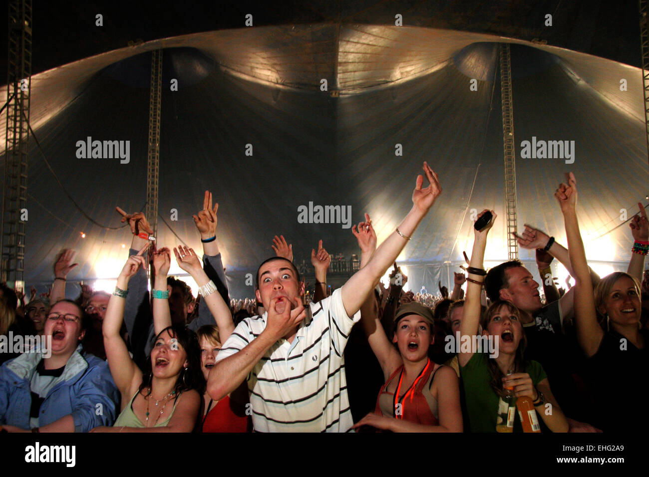 Crowd go mad in the main arena of Homelands Stock Photo - Alamy