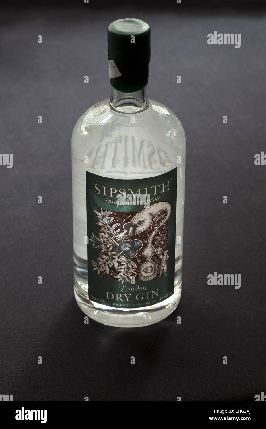 Bottle of gin hi-res stock photography and images - Alamy