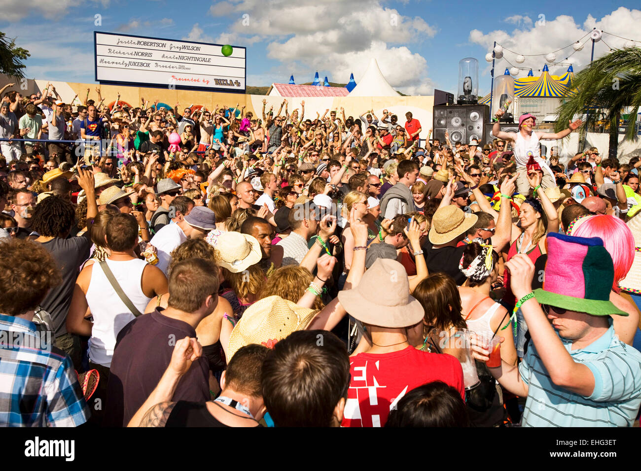 Crowd dancing at the Big Chill 2008 Stock Photo - Alamy
