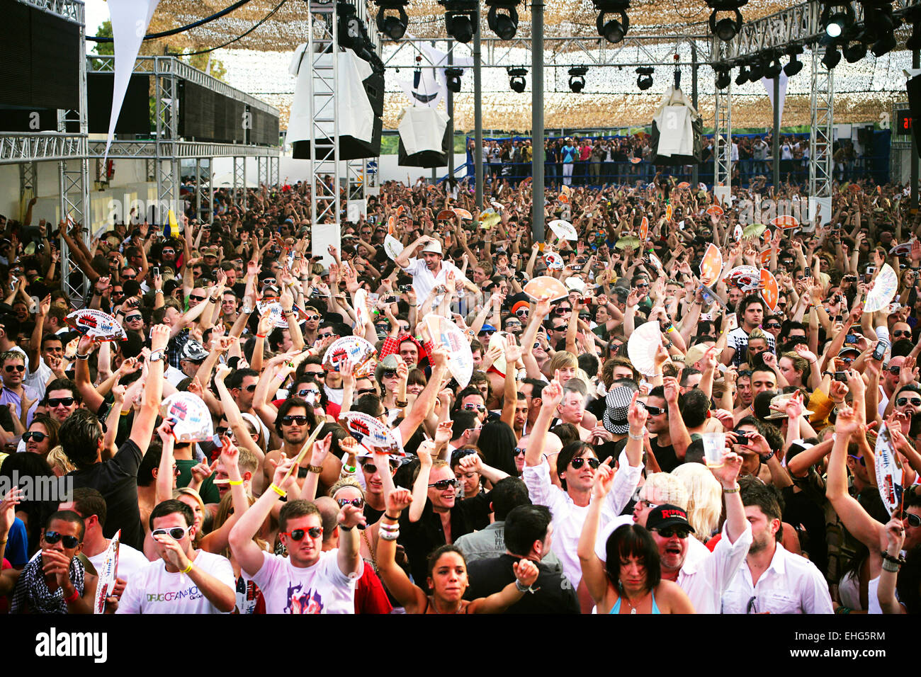 Opening wide hi-res stock photography and images - Alamy